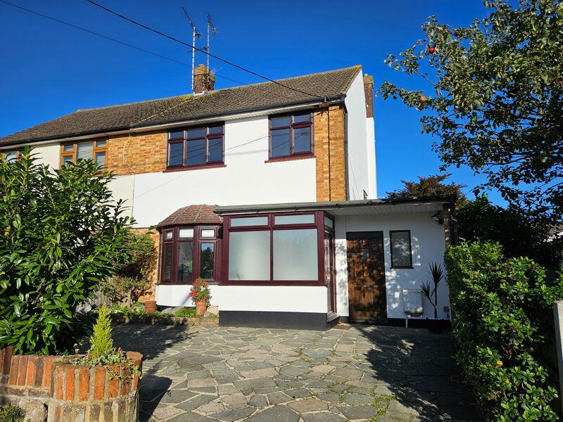 3 Bedroom Semi Detached House For Sale In Ashingdon Road Rochford Ss4