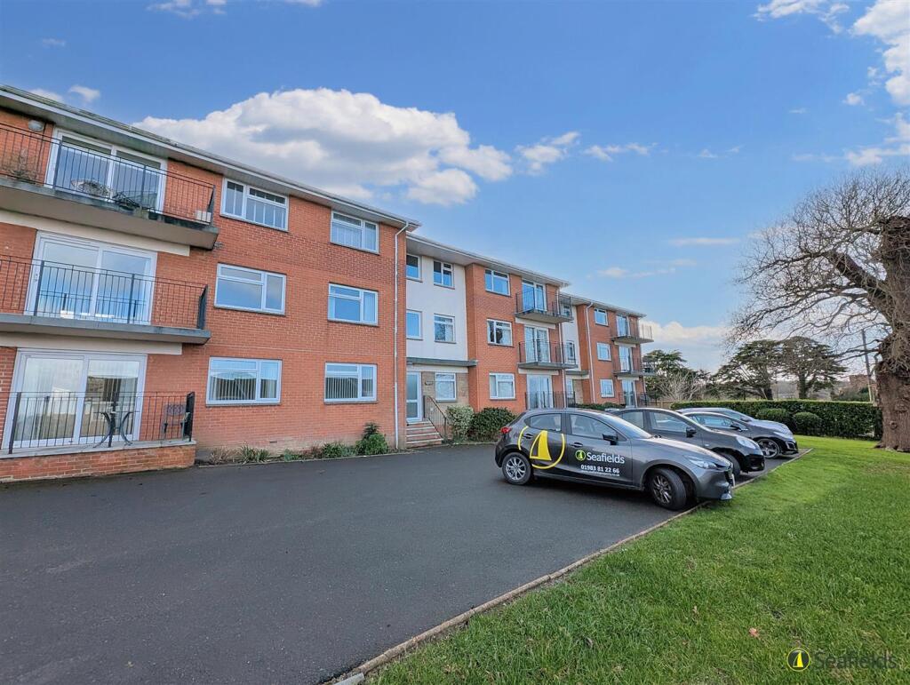 2 bedroom apartment for sale in Steyne Road, Seaview, PO34 5BH, PO34