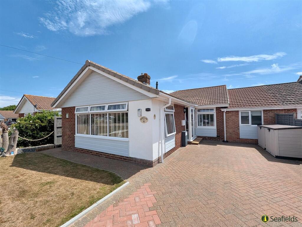 3 bedroom bungalow for sale in Cedar Wood Drive, Seaview, PO34 5JX, PO34