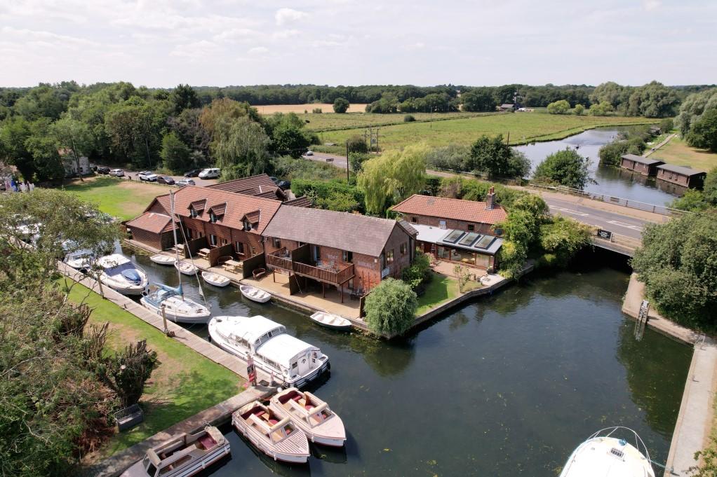 14 bedroom detached house for sale in Wayford Bridge, NR12