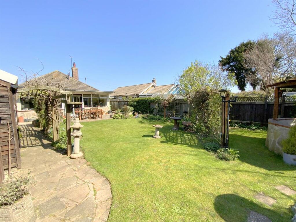 3 Bedroom Detached Bungalow For Sale In Coniston Crescent Humberston