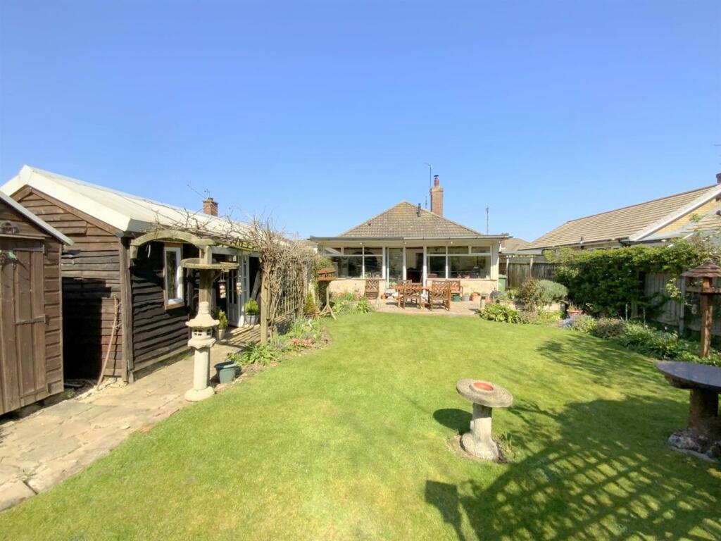 3 Bedroom Detached Bungalow For Sale In Coniston Crescent Humberston