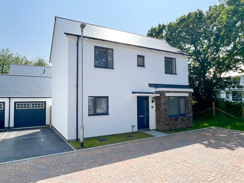 3 bedroom detached house for sale in Cuddra Road, St. Austell, PL25