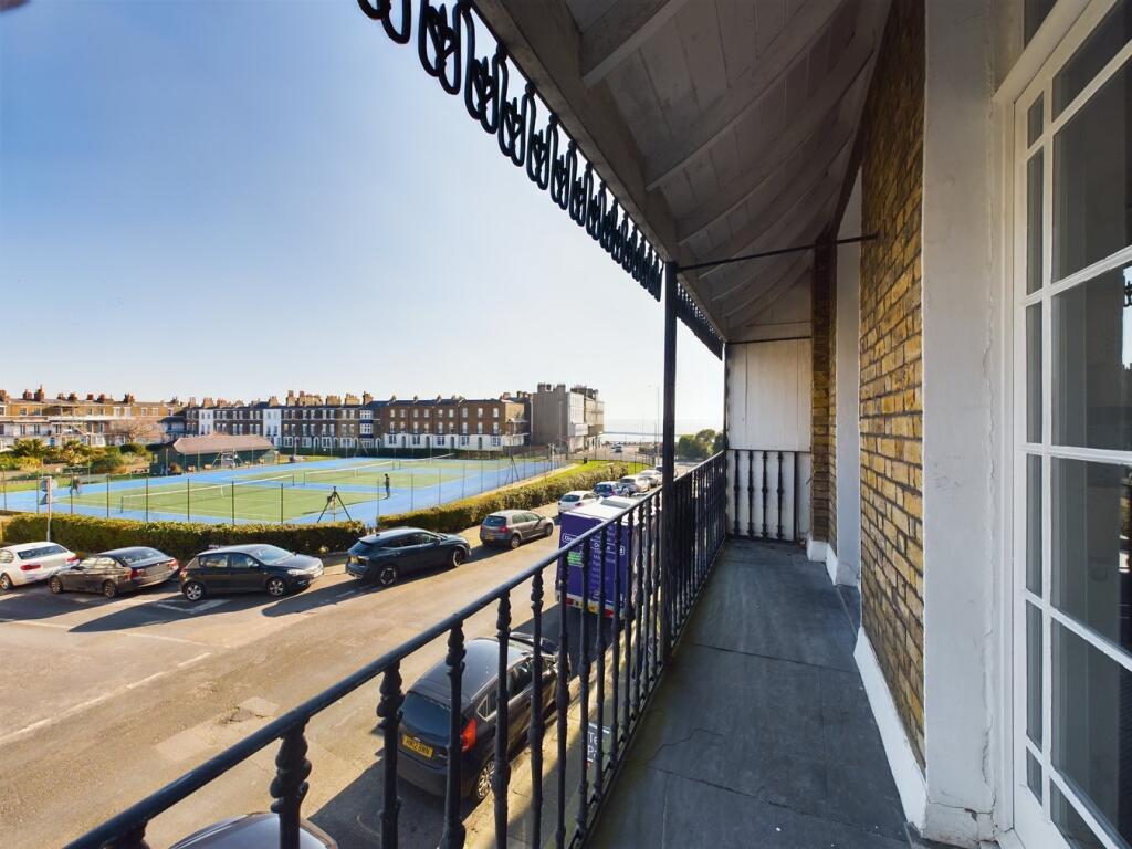 1 bedroom flat for sale in 18 Royal Road, Ramsgate, CT11