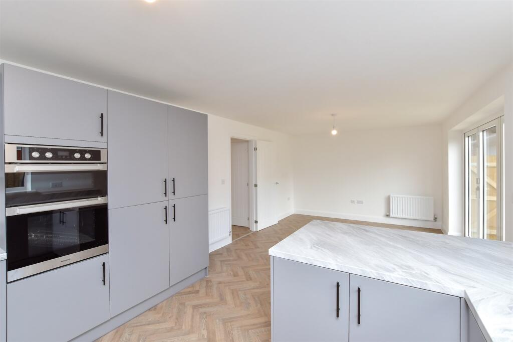 4 bedroom detached house for sale in Violet way, Hailsham, East Sussex ...