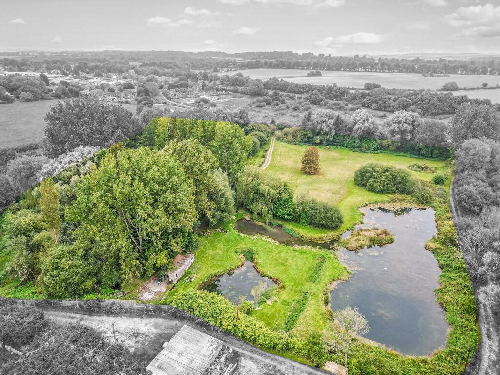 5 bedroom detached house for sale in Watercress Meadows, Alresford, SO24