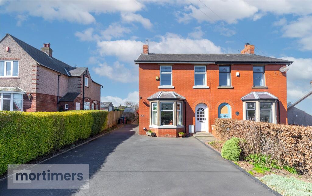 Whalley Road, Pendleton, Clitheroe, Lancashire, BB7 - A Powerful Real ...