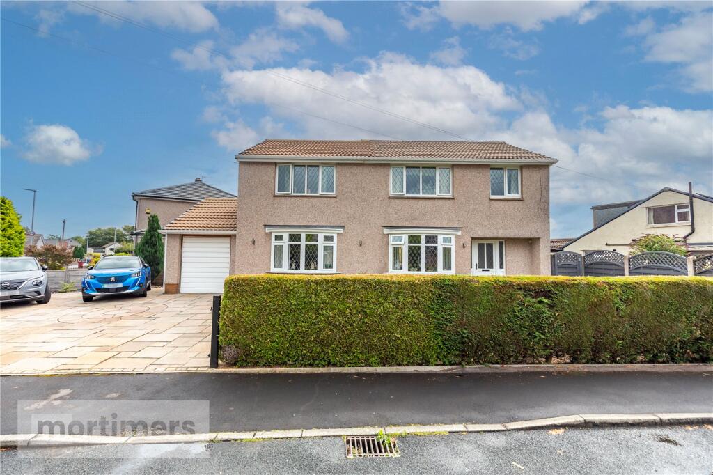 4 bedroom detached house for sale in Fairfield Drive, Clitheroe ...
