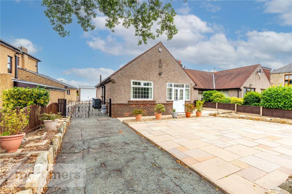 2 bedroom semi-detached bungalow for sale in Stanhill Road ...