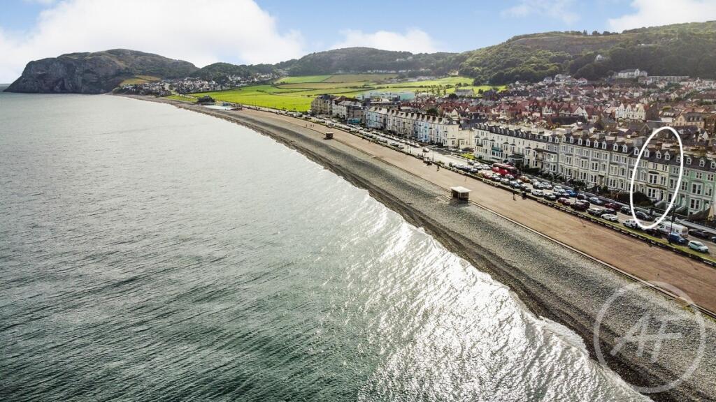 7 bedroom terraced house for sale in East Parade, Llandudno, Conwy, LL30