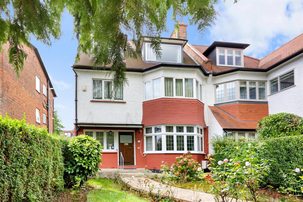 6 bedroom semi-detached house for sale in St. Gabriels Road, London, NW2