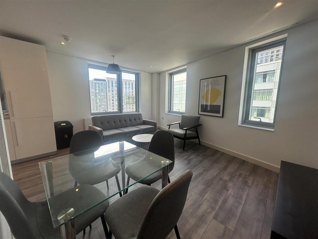 2 bedroom apartment for rent in Merchant Square East, London, W2
