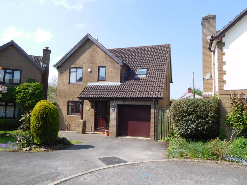 4 bedroom detached house for sale in Gifford Close, Rangeworthy, BS37