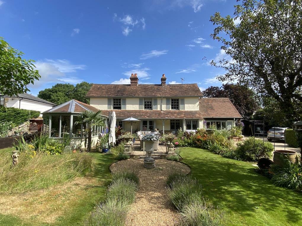 4 bedroom detached house for sale in Bolts Cross, Rotherfield Greys ...