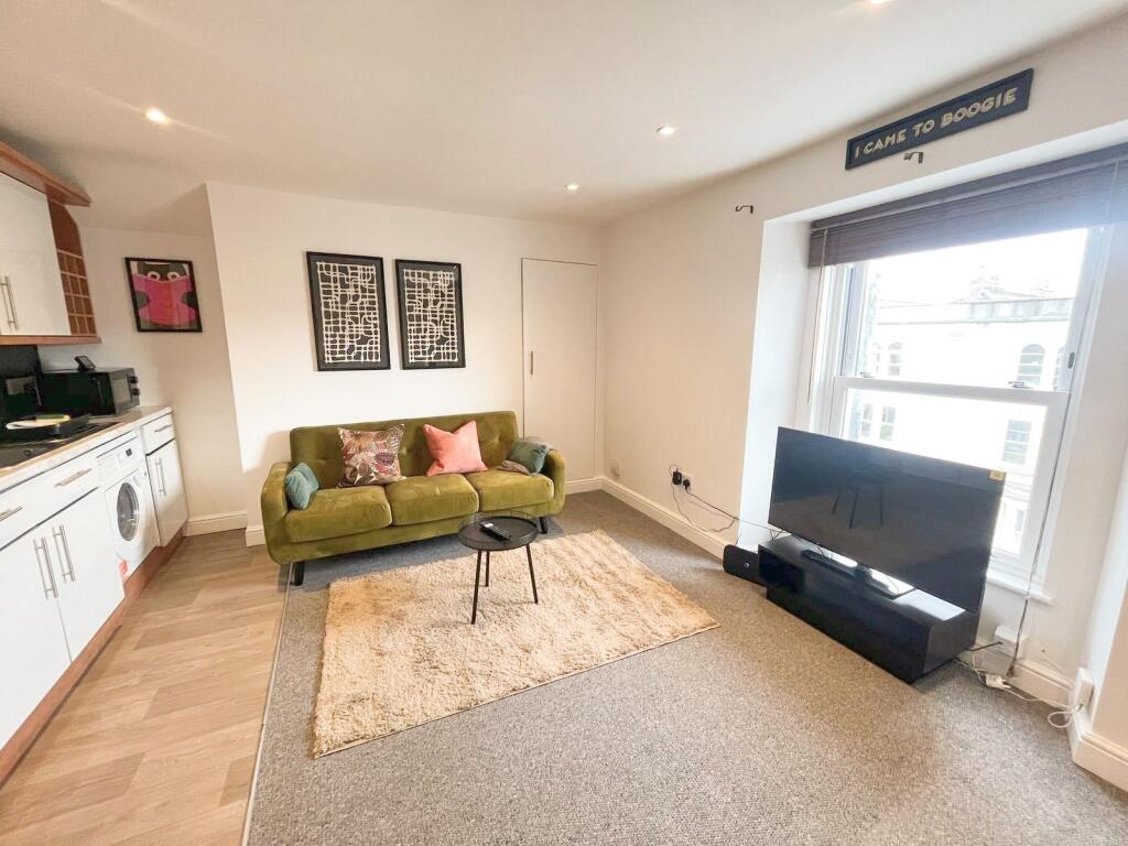 2 bedroom flat for rent in City Road, Bristol, BS2