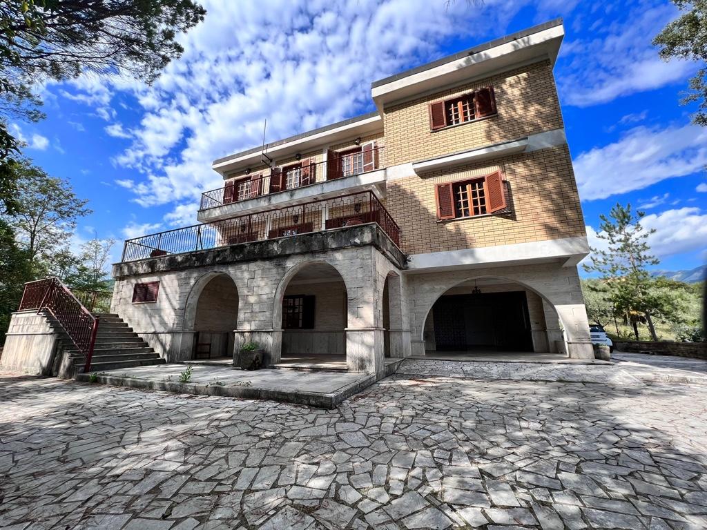 5 bedroom villa for sale in Sora, Frosinone, Lazio, Italy