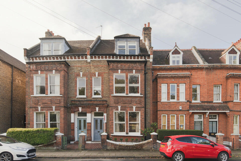 4 bedroom town house for sale in Cormont Road, Camberwell, SE5