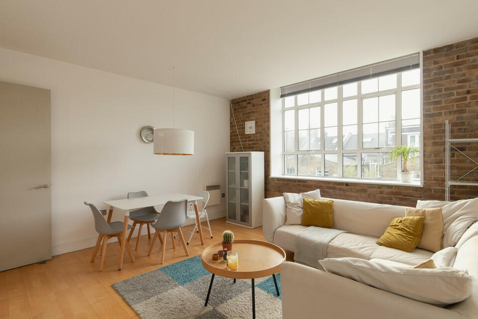 1 bedroom flat for sale in Peckham Grove, Peckham, SE15