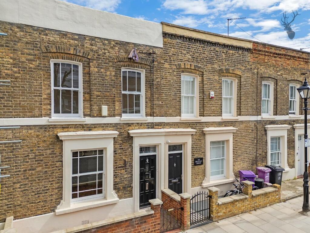 3 bedroom house for sale in Grantley Street, Stepney Green, E1