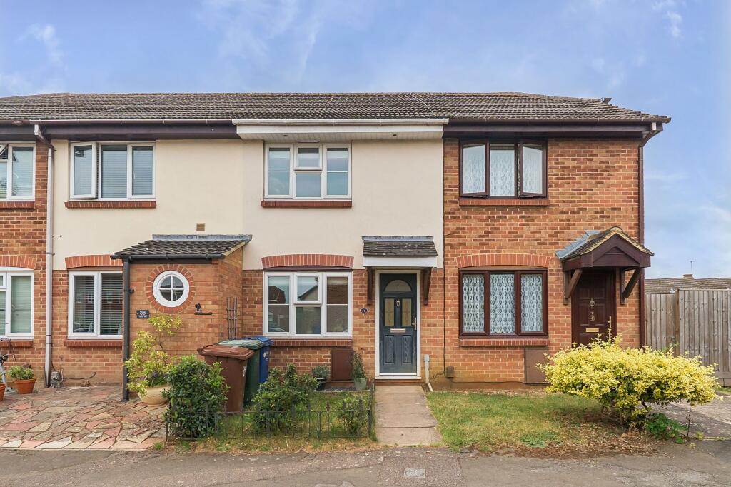 2 bedroom terraced house for sale in Roman Way, Bicester, OX26