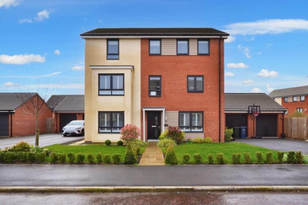 5 Bedroom Detached House For Sale In 5 Bedroom Detached House For Sale