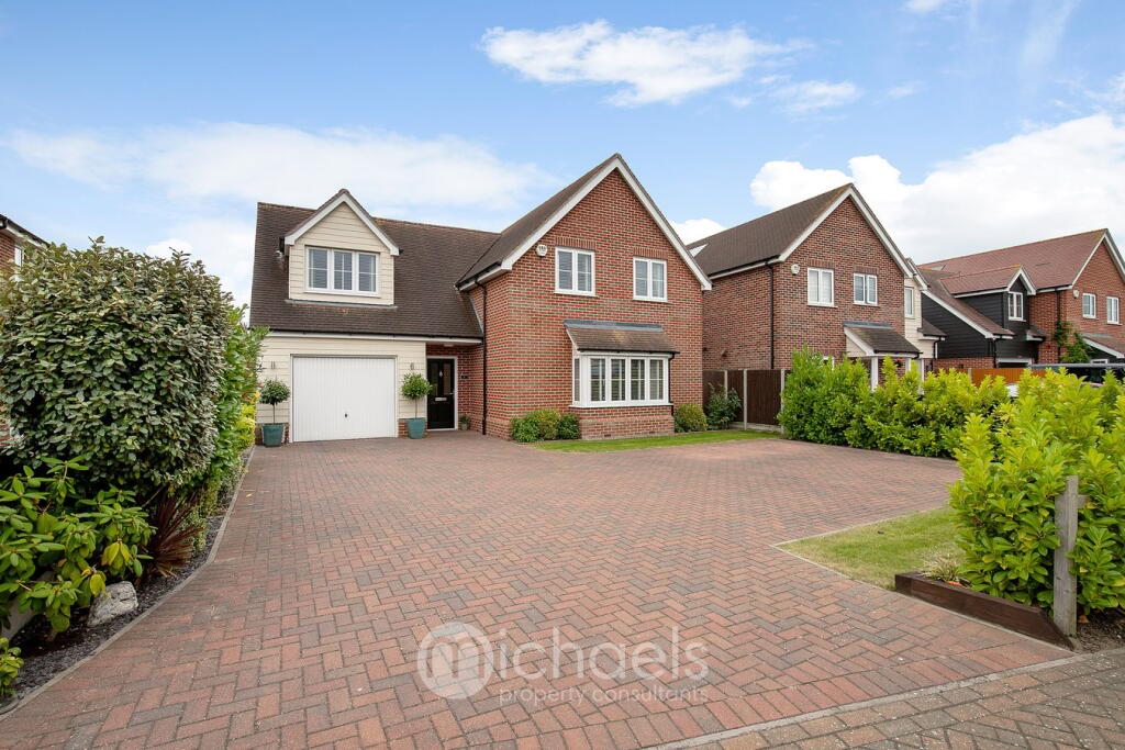 4 bedroom detached house for sale in Lark Meadow, Thorrington ...