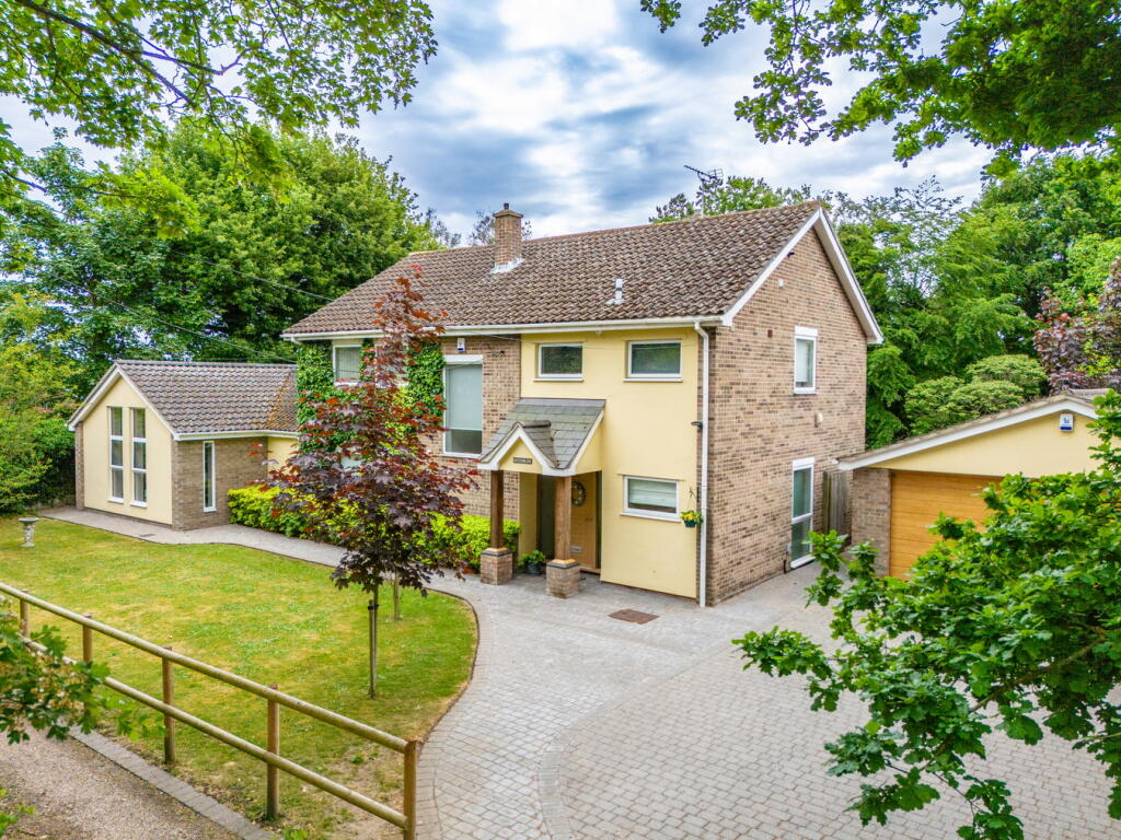 4 bedroom detached house for sale in Salmons Lane, Thorrington ...