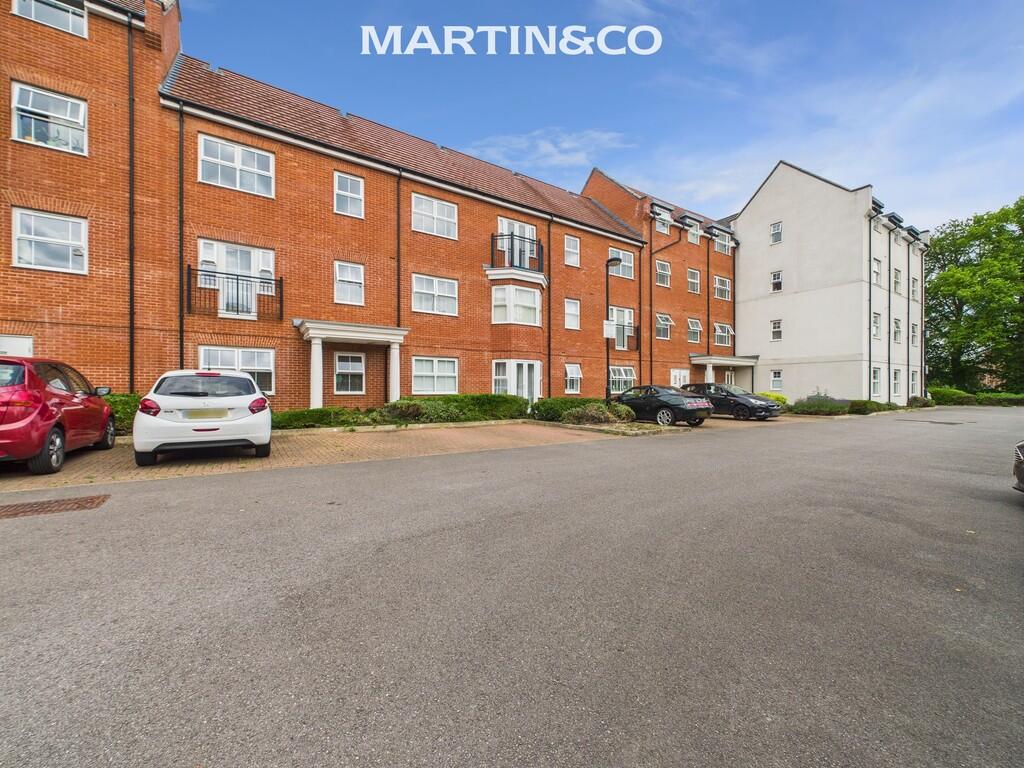 1 bedroom ground floor flat for sale in Imogen House, Wokingham, RG41
