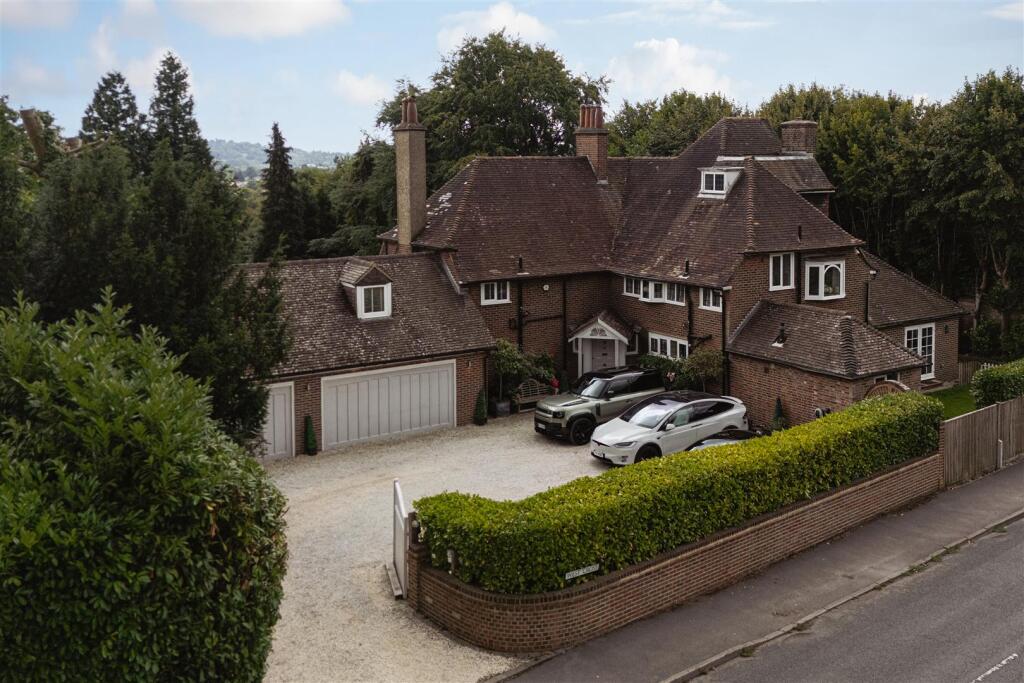 6 bedroom detached house for sale in Rockshaw Road, Merstham, RH1