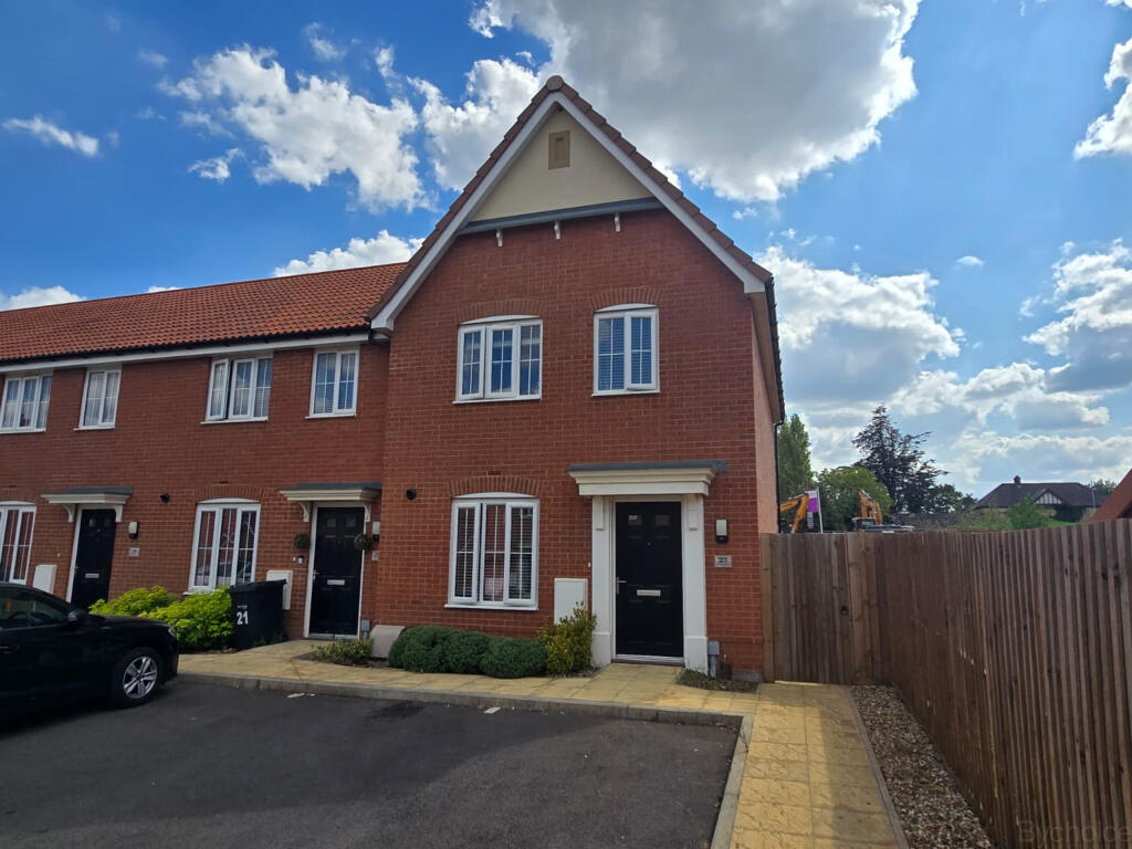 3 bedroom end of terrace house for sale in Prigmore Drive, Bury St ...