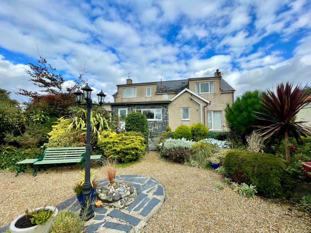 5 bedroom detached house for sale in Llwyn Derw, Talybont LL43 2AE, LL43