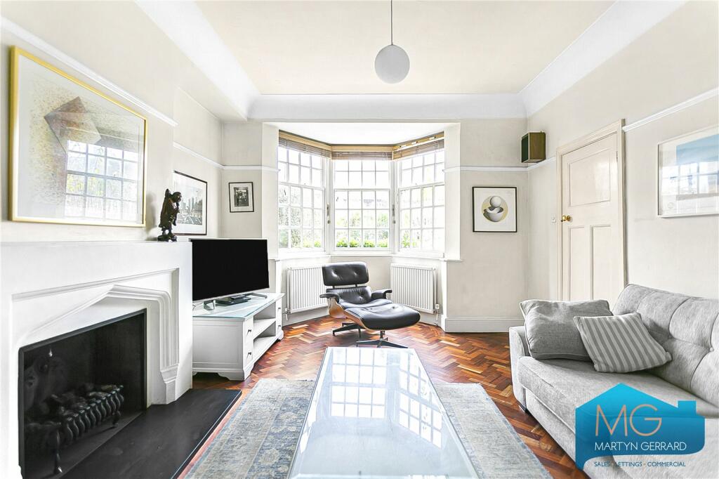 5 bedroom terraced house for sale in Cranmore Way, London, N10