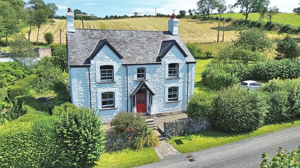 4 bedroom detached house for sale in Pentre Celyn, Ruthin, LL15