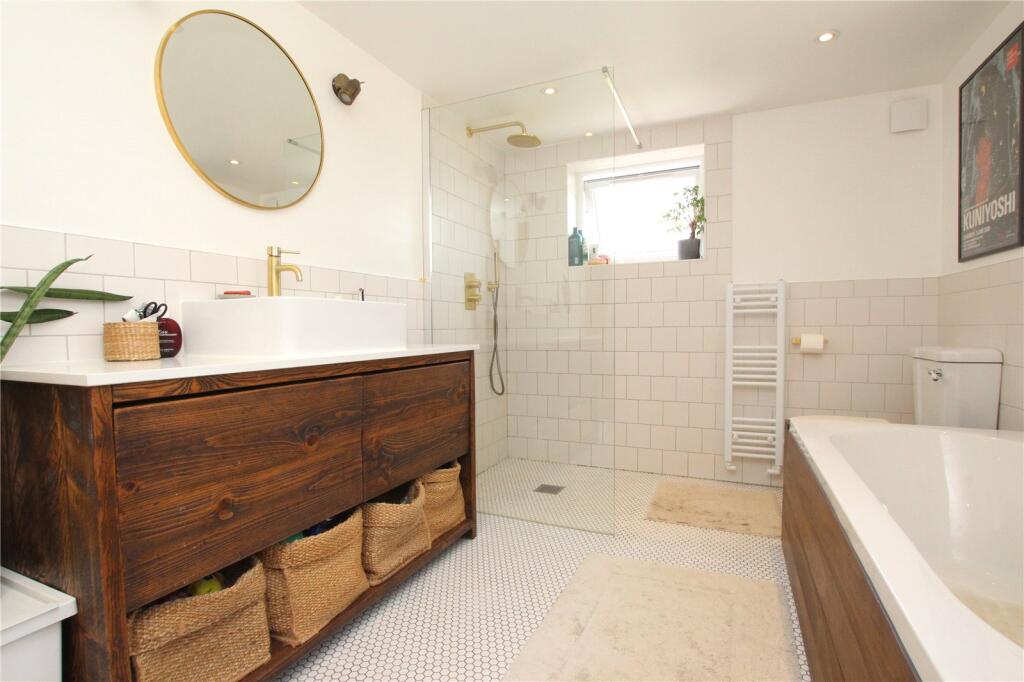 2 bedroom terraced house for sale in Chestnut Rise, Plumstead, SE18