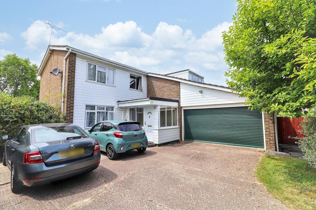 4 bedroom detached house for sale in Shephall Green, Stevenage ...
