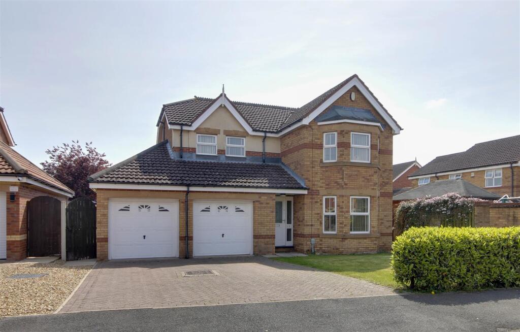 4 bedroom detached house for sale in Lastingham, Elloughton, HU15