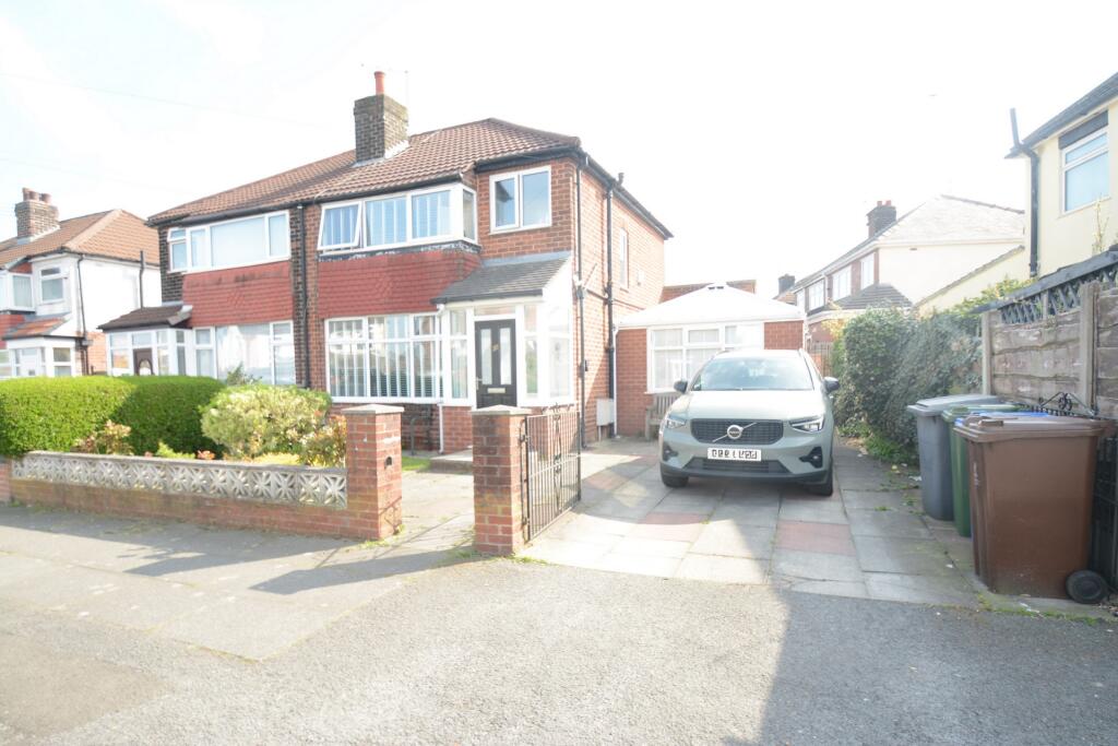 3 bedroom semi-detached house for sale in Kershaw Lane, Audenshaw, M34