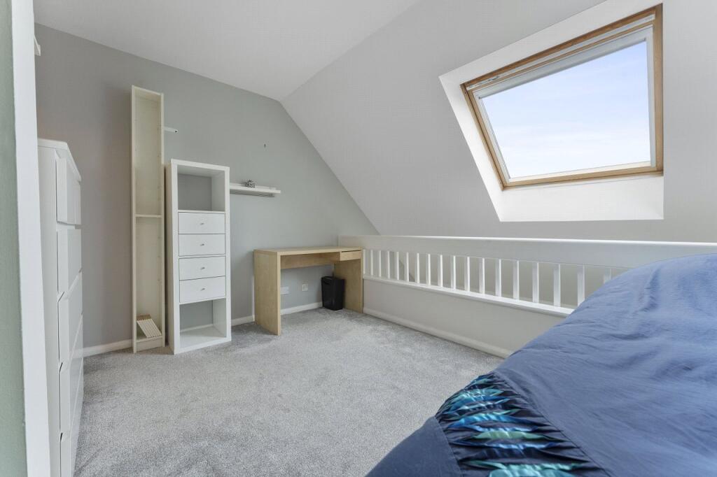 1 bedroom apartment for sale in Turnpike Lane, Sutton, Surrey, SM1