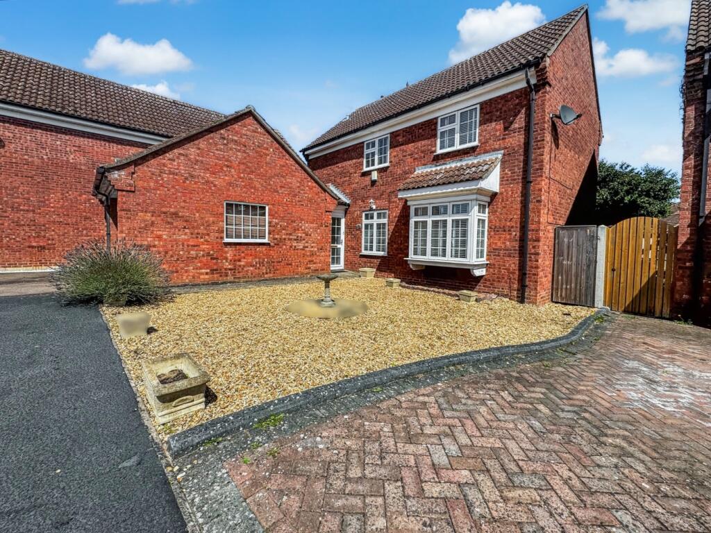 4 bedroom detached house for rent in Manchester Way, St Ives, Cambs, PE27