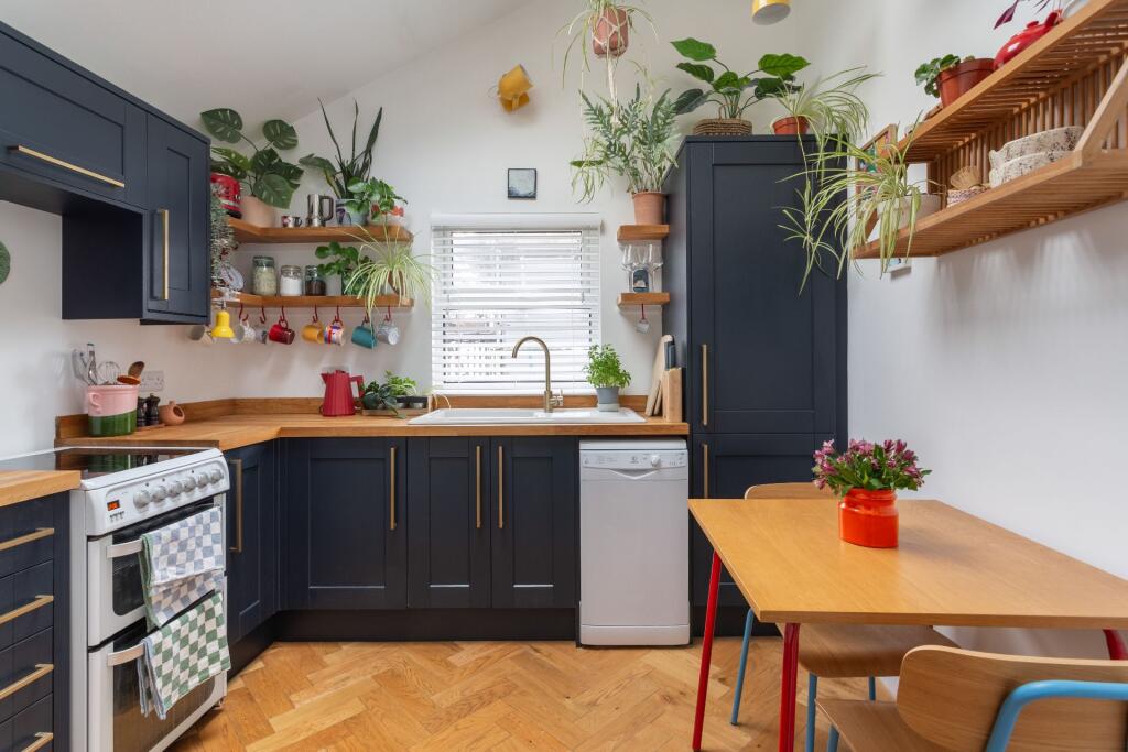 2 bedroom apartment for sale in Ditchling Rise, Brighton, BN1