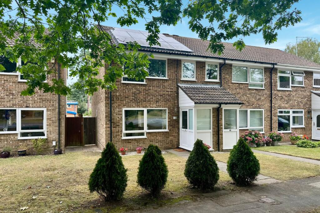 3 bedroom end of terrace house for sale in Cumberland Road, CAMBERLEY, GU15