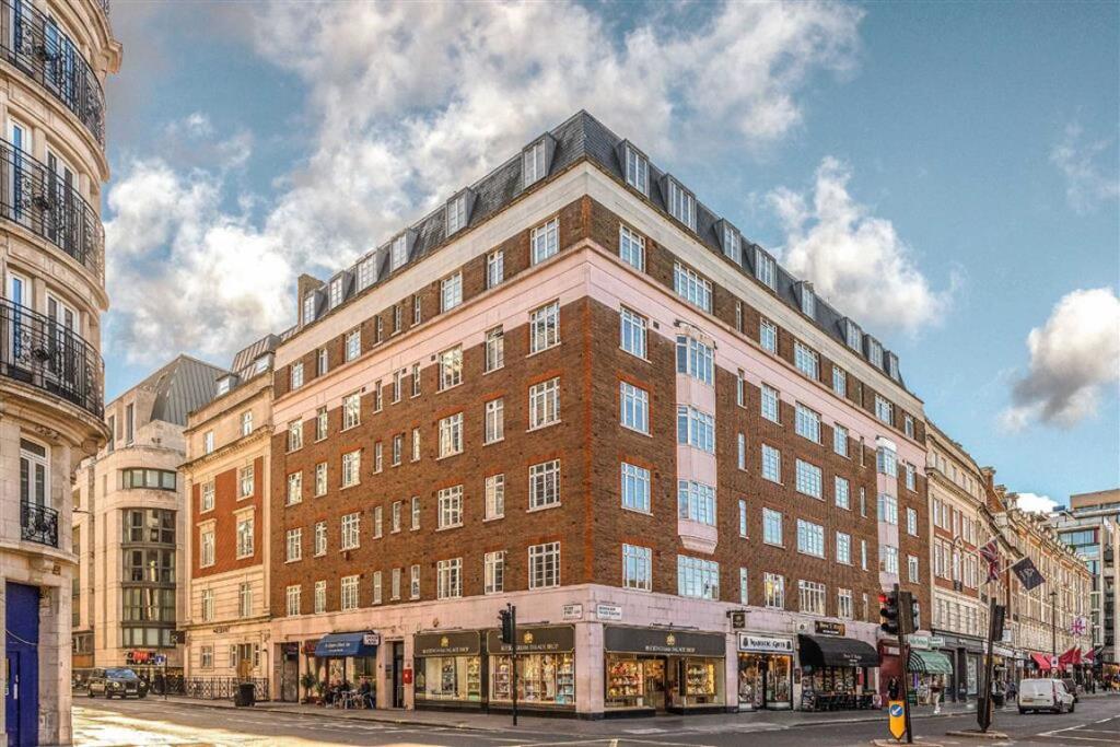 3 bedroom flat for sale in Palace Street, Westminster, SW1E