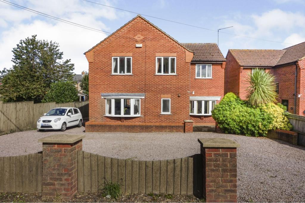 4 Bedroom Detached House For Sale In Outwell Road Elm Wisbech Pe14