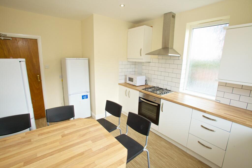 6 bedroom terraced house for rent in BILLS INCLUDED - Rokeby Gardens ...