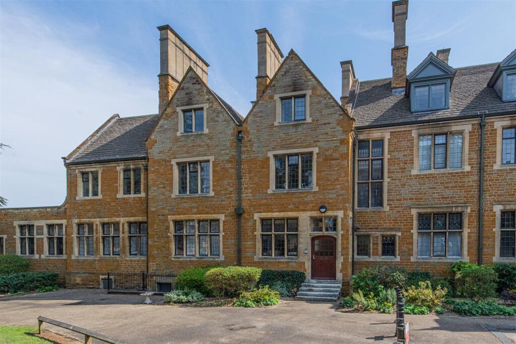 2 bedroom apartment for sale in Manfield House, Woolston Close ...