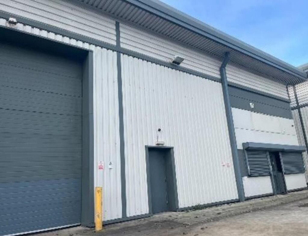 Distribution warehouse to lease in Spectrum Business Park, Cheadle ...