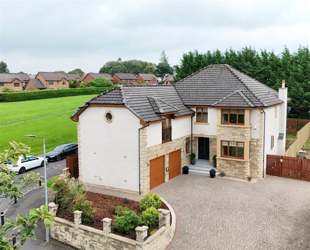 6 bedroom detached house for sale in Westbarns Road, Strathaven, ML10