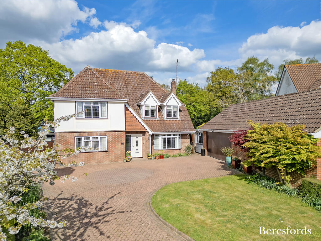 4 bedroom detached house for sale in Heathgate, Wickham Bishops, CM8