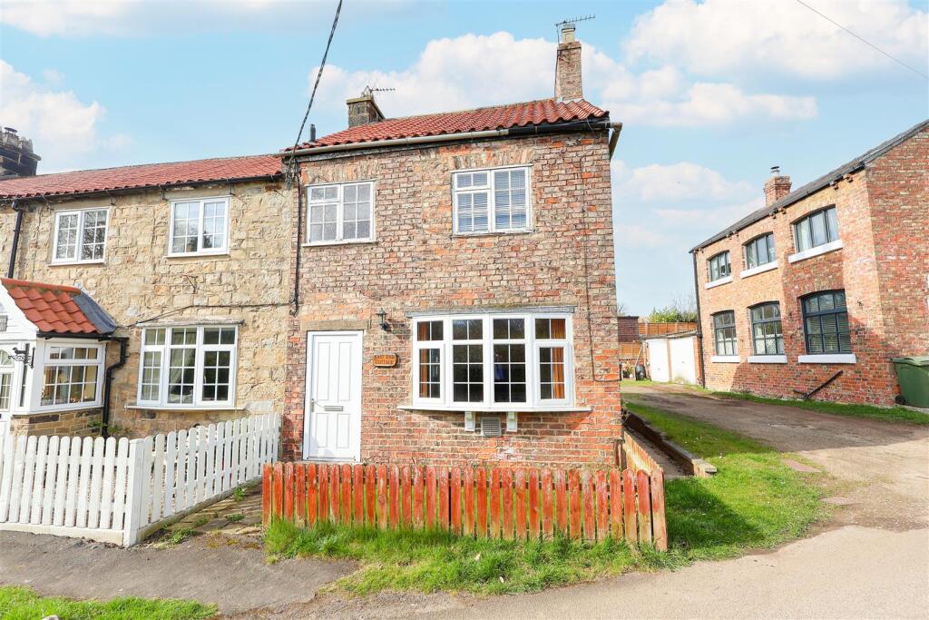 2 bedroom end of terrace house for sale in Carthorpe, Bedale, DL8