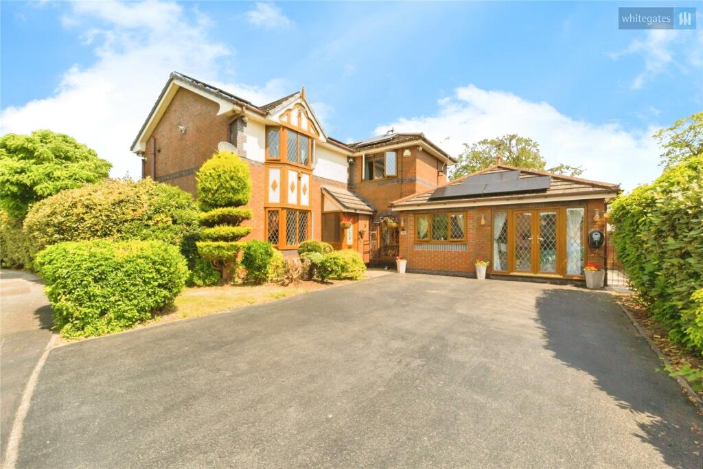 5 bedroom detached house for sale in Mill Bridge Close, Crewe, Cheshire ...